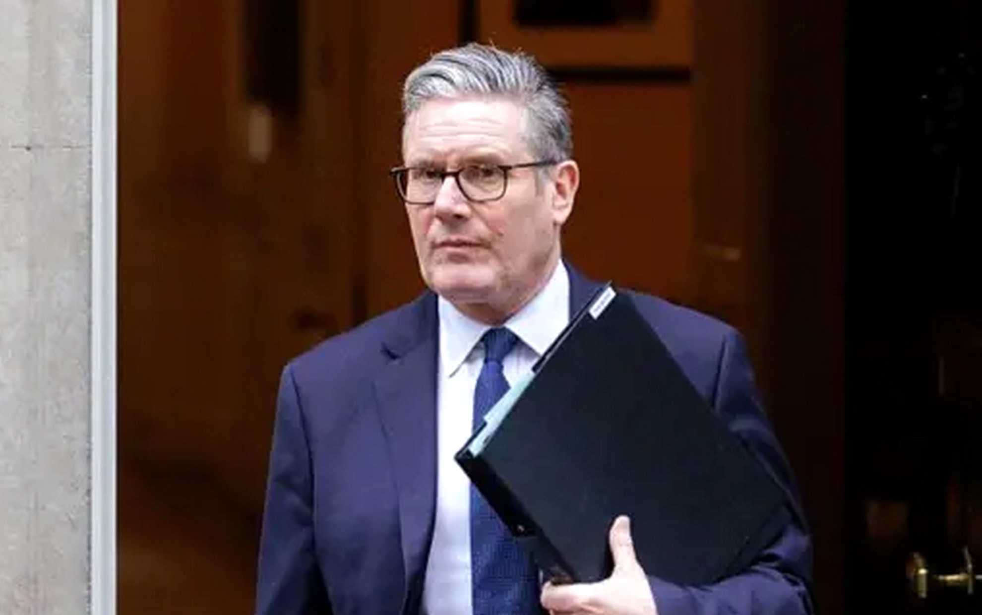 Daily Mail: British Labor Party MPs are demanding Starmer’s resignation ...
